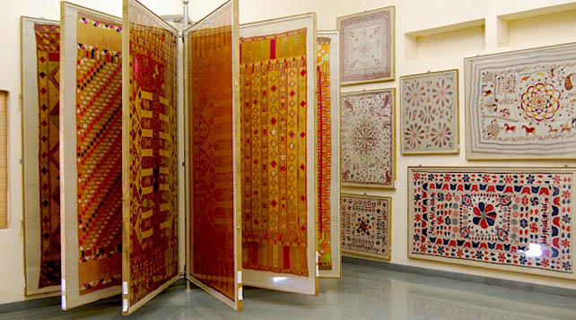 Textile Trails: Museums for the Fabric Lover – Storytellers of Wonder