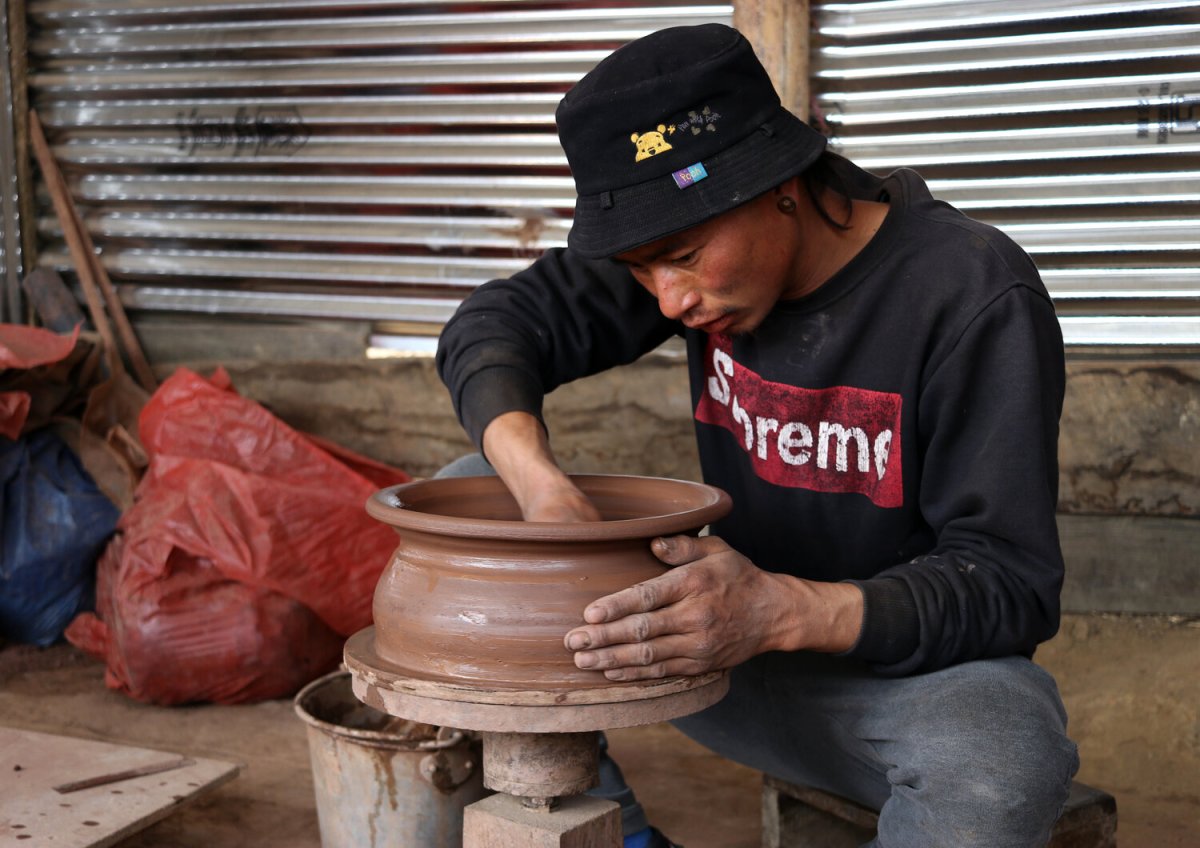 Longpi Pottery – Manipur’s black & beautiful stone craft – Storytellers ...